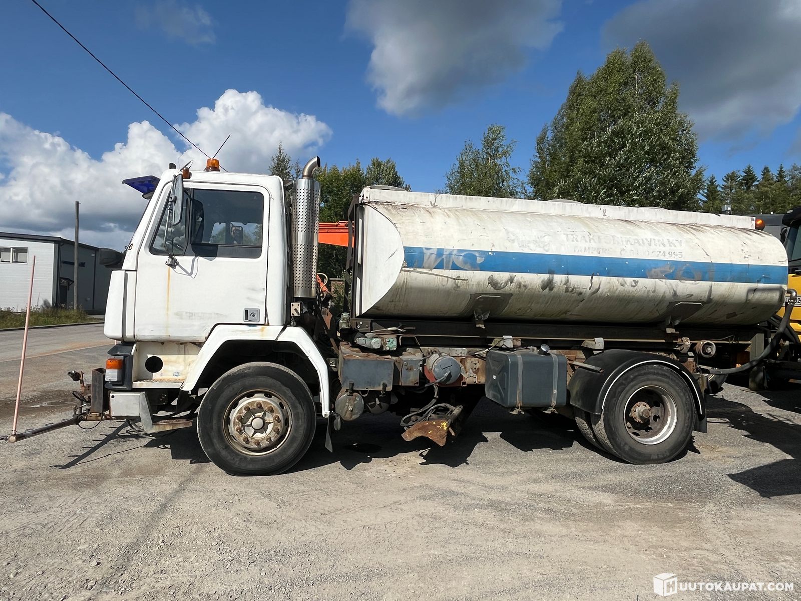 Tienhoito Sisu SK171 pesulaitteistolla, 1986, Tampere | Huutokaupat.com