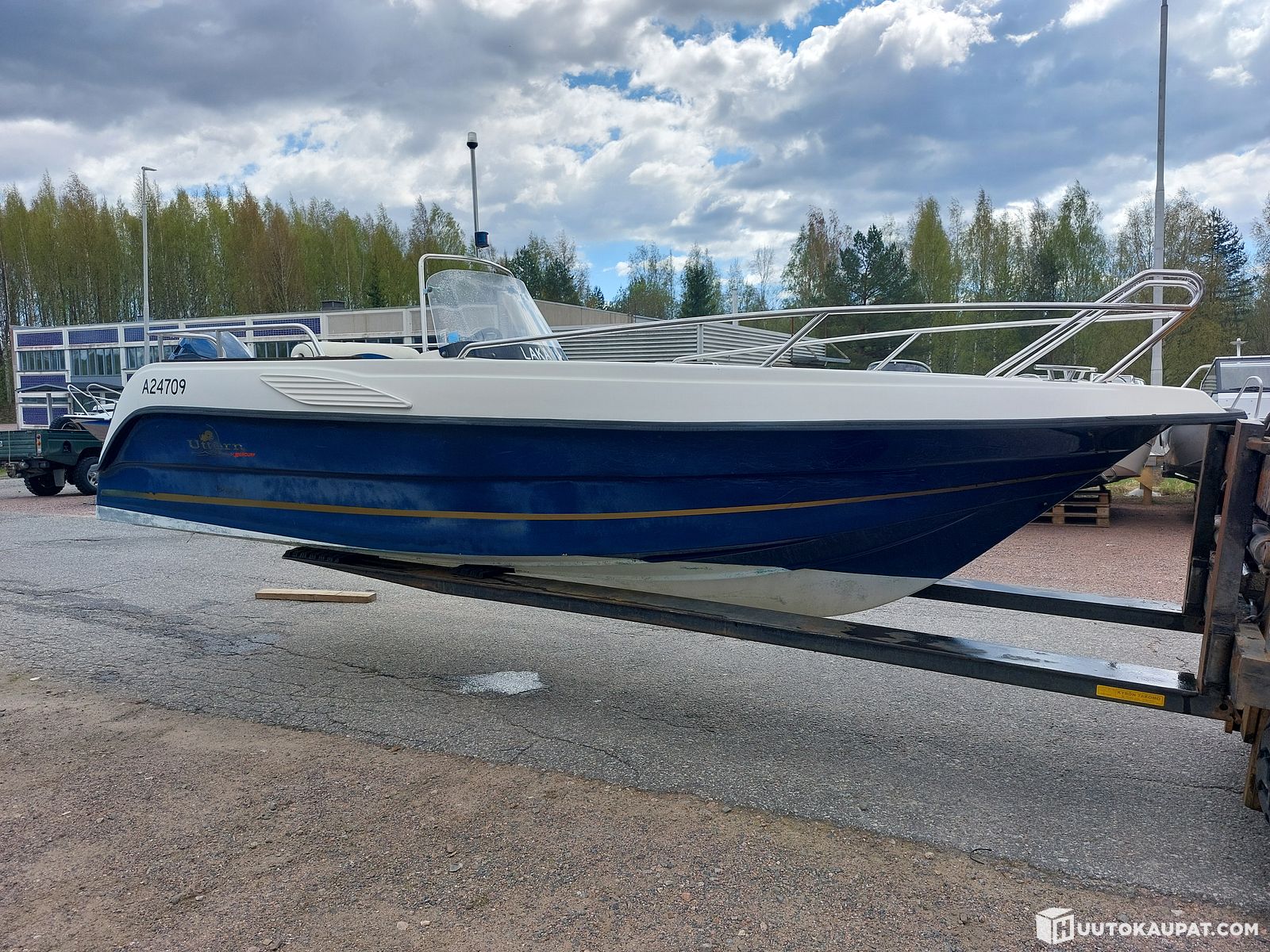 Uttern 5602 -99 + Evinrude 115 Ficht Ram -00, Lempäälä | Huutokaupat.com