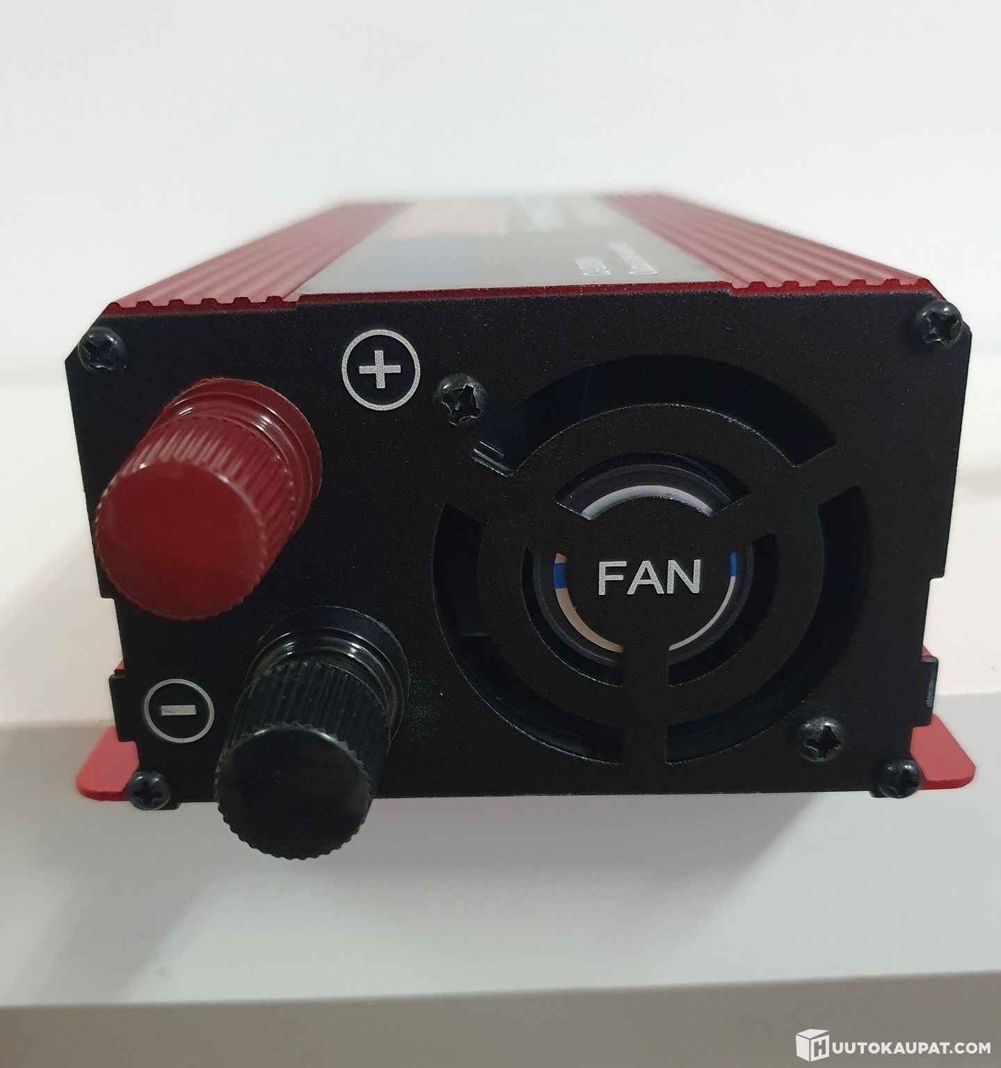 Invertteri 1000/2000 W, 12V DC -> 230V AC, Nokia | Huutokaupat.com