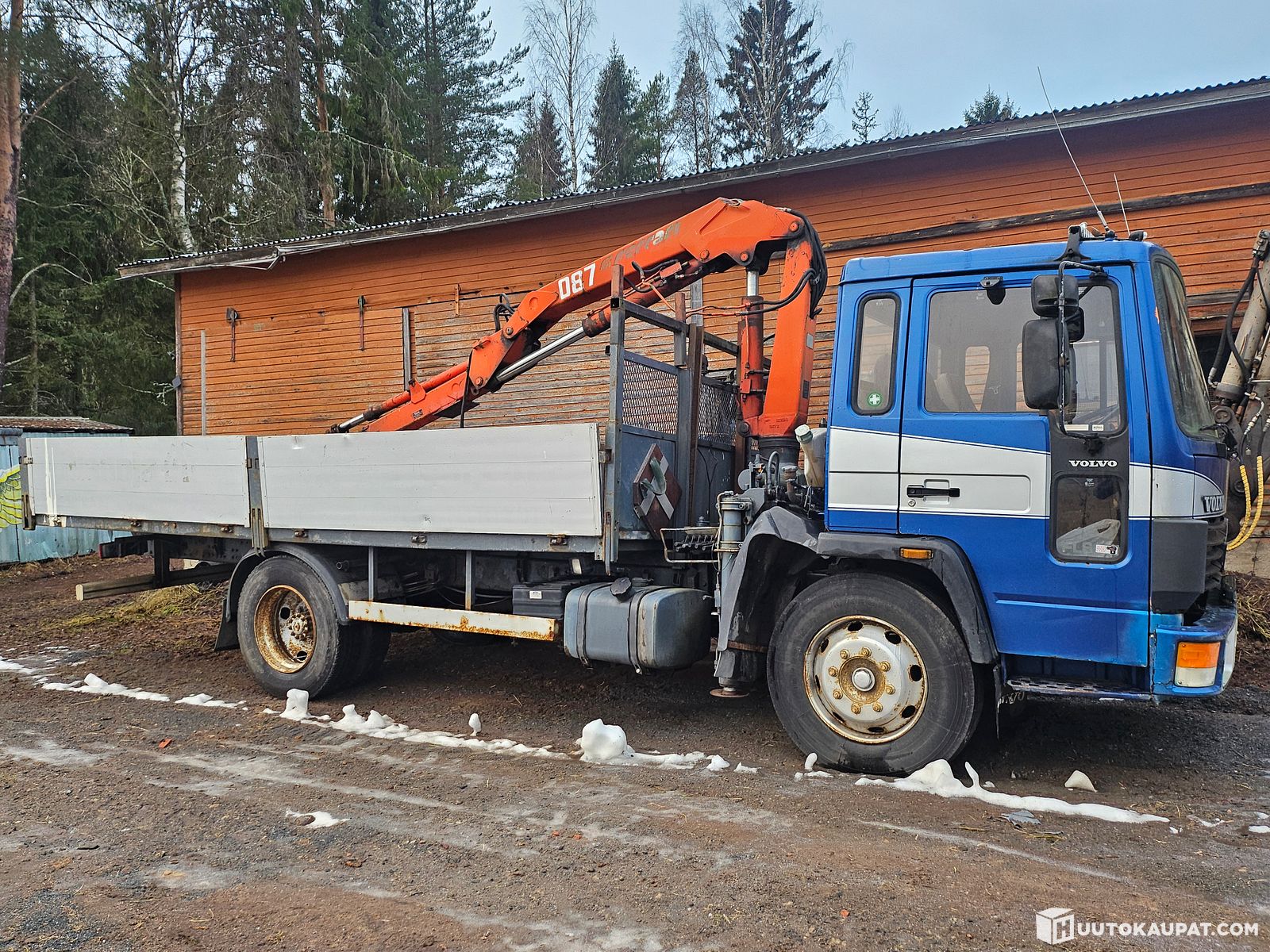 Volvo FL 6 + Ferrari 087 nosturi, 1992, Nivala | Huutokaupat.com