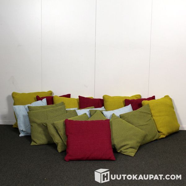 Sisustustyynyjä 21 kpl. AH014, Vantaa | Huutokaupat.com