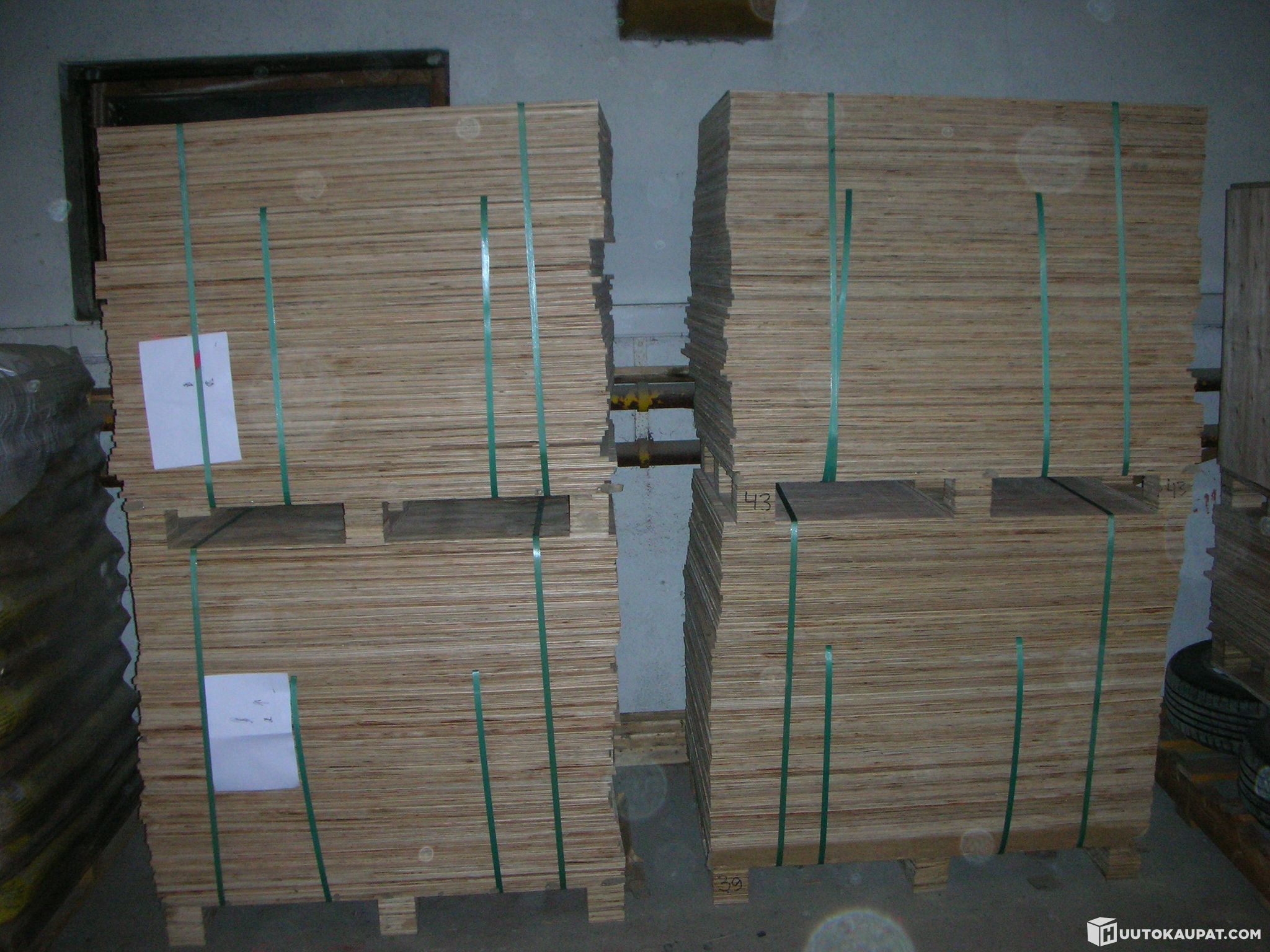 Monikäyttöisiä Vanerilevyjä / vanerikansia 240 kpl, Ypäjä | Huutokaupat.com