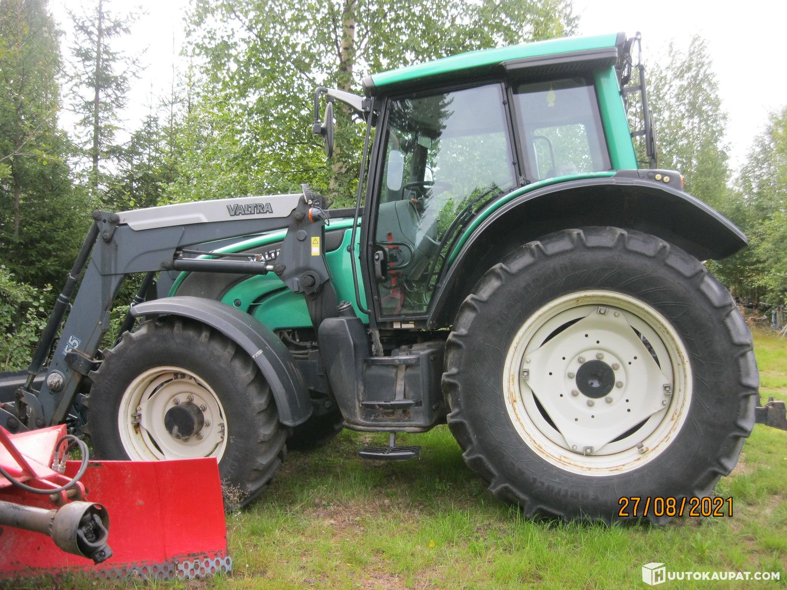 Ulosmitattu Valtran traktori / Utmätt Valtra traktor i Joensuu, Joensuu | Huutokaupat.com