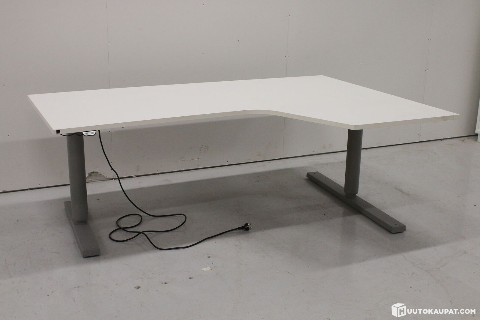 Martela Pinta E- kulmasähköpöytä, nostopöytä MO116, Helsinki ...