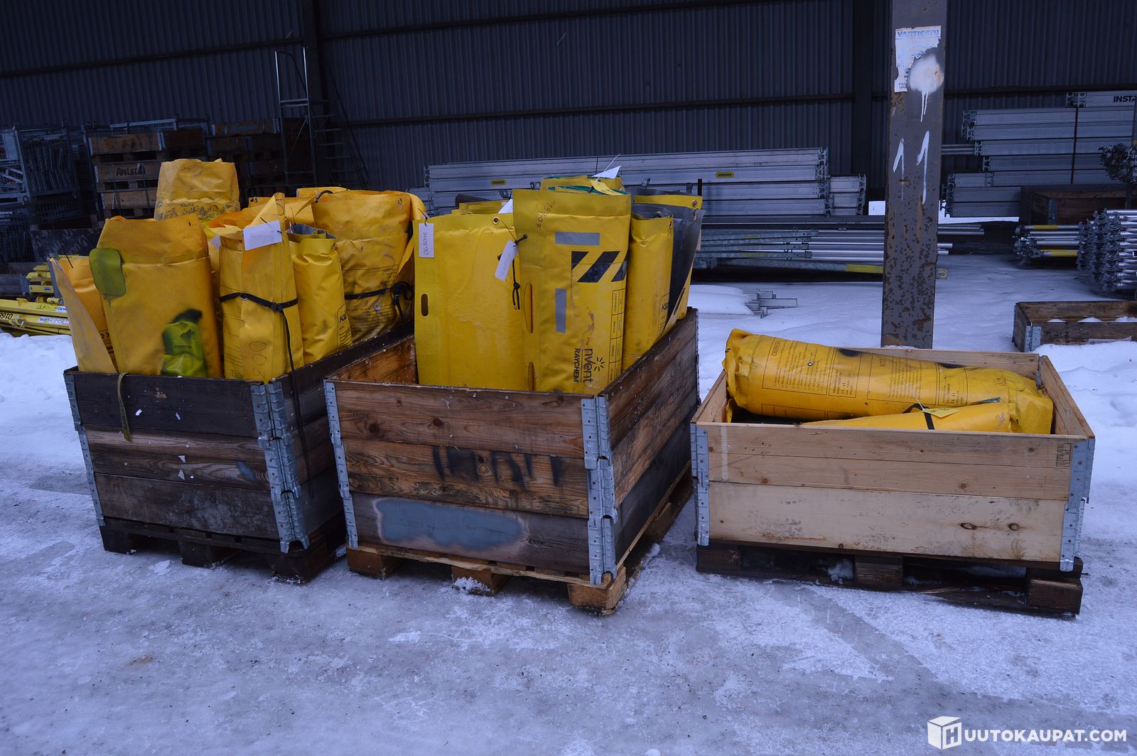 Myynnissä Ramirent Finland Oy:n (y-tunnus 2077956-8) omaisuutta: 25 kpl:tta roudansulatusmatto ...