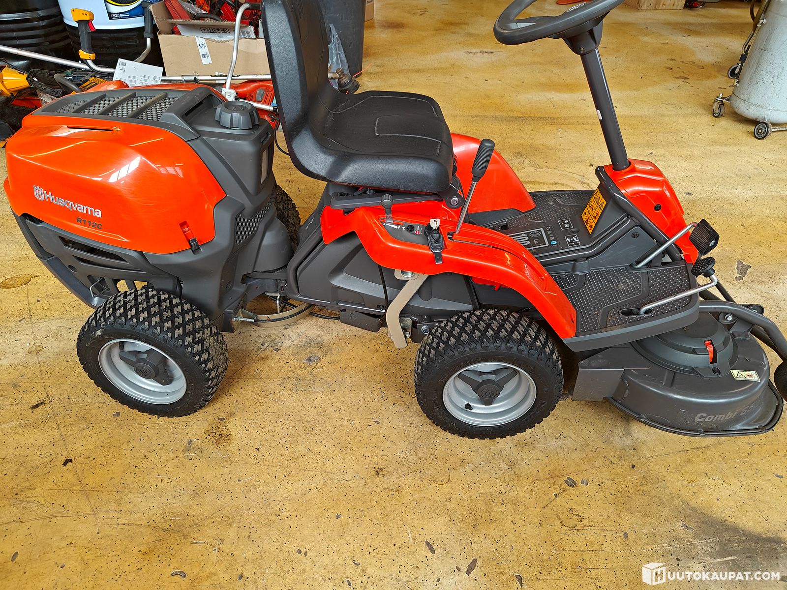 Husqvarna R112C Päältäajettava Ruohonleikkuri Etuleikkurilla -2020 ...