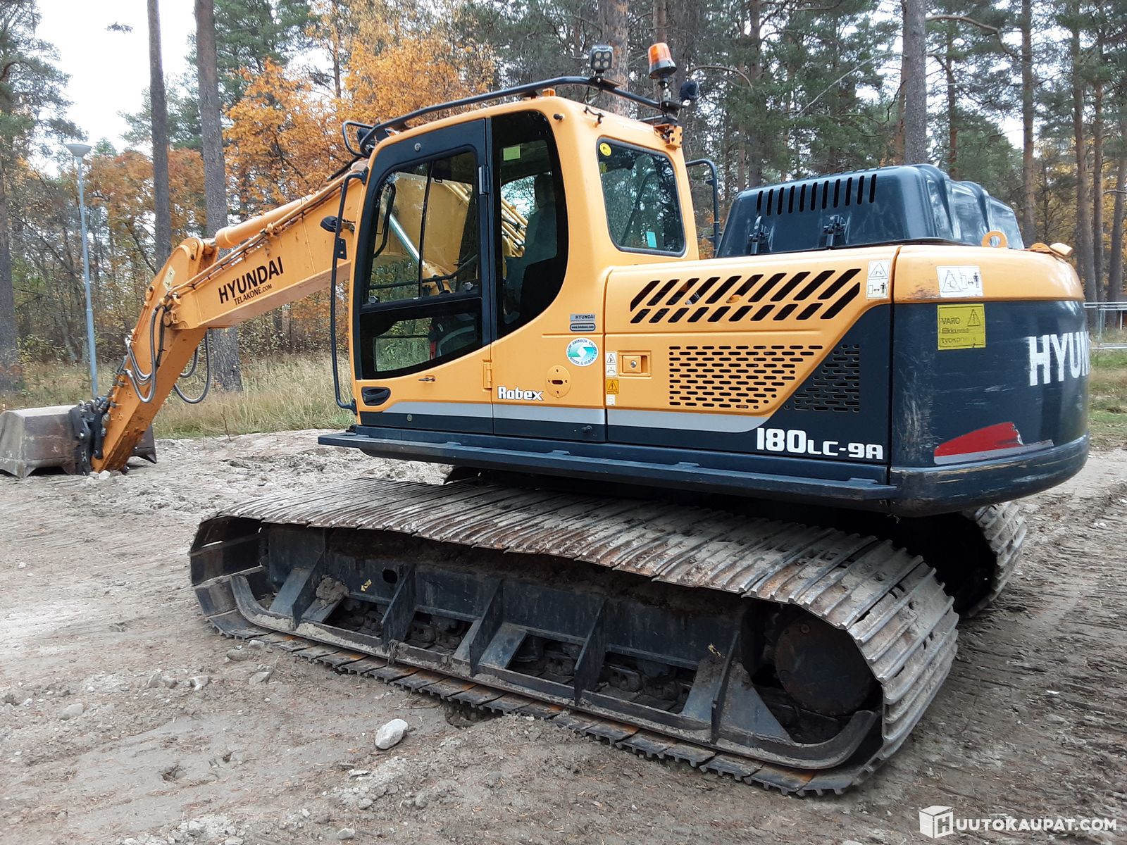 Hyundai 180 LC-9A, 2016 Leveätelainen pehmeiden paikkojen erikoiskone, Kemijärvi | Huutokaupat.com