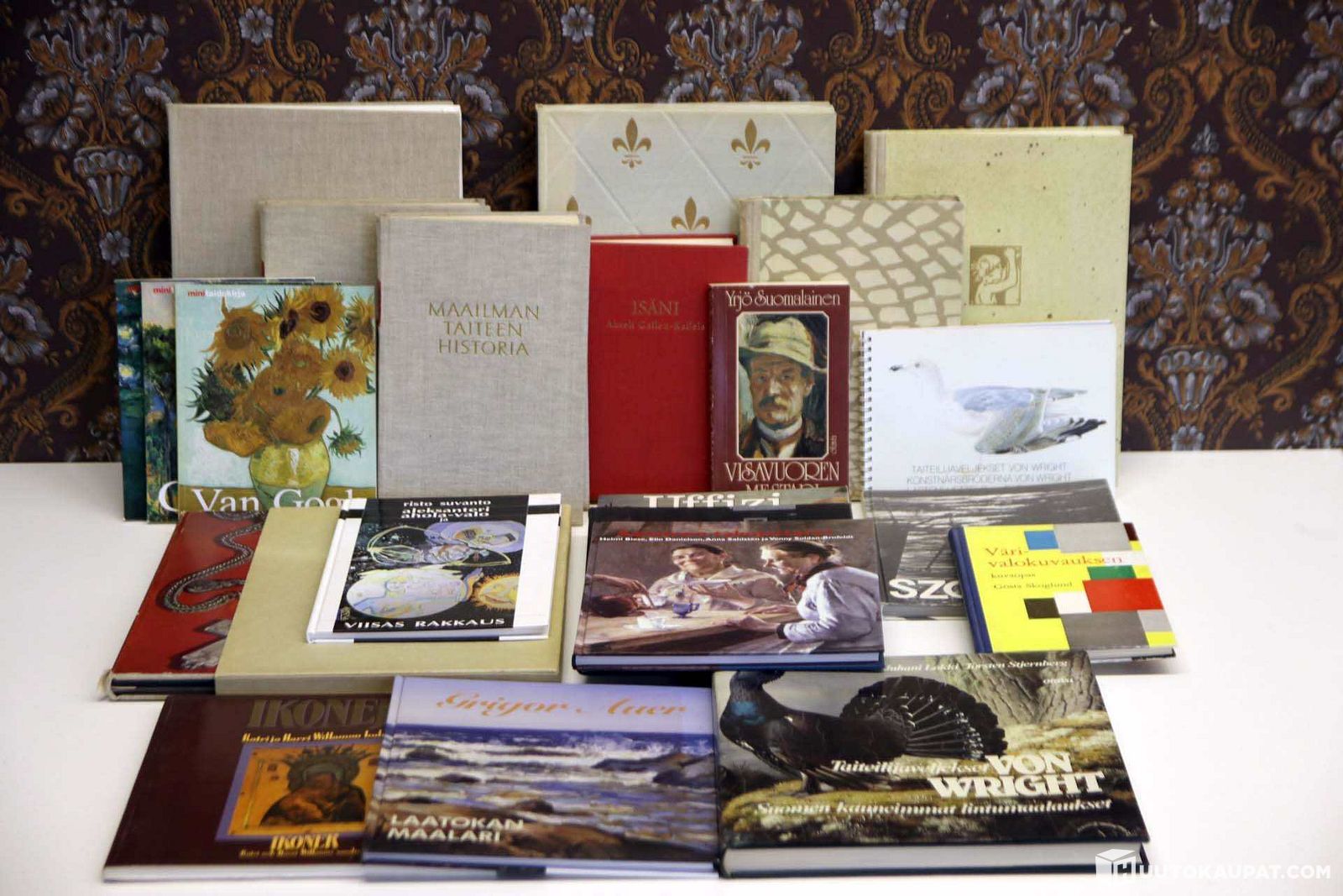 Taide-aiheisia kirjoja 23 kpl. KRT5933, Riihimäki | Huutokaupat.com