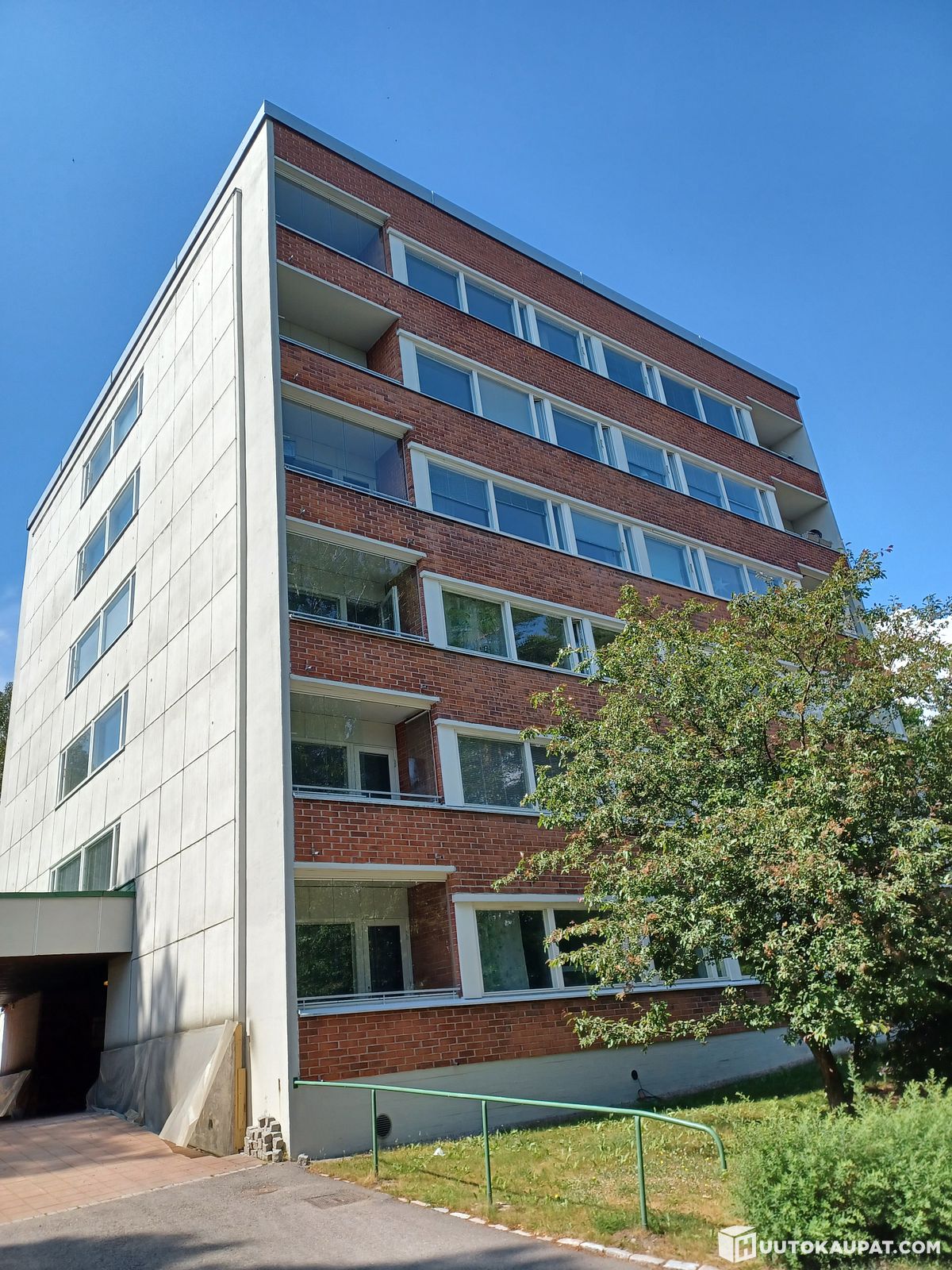 Ulosmitattu kerrostaloyksiö Haukilahdessa Espoossa / Utmätt höghusetta ...