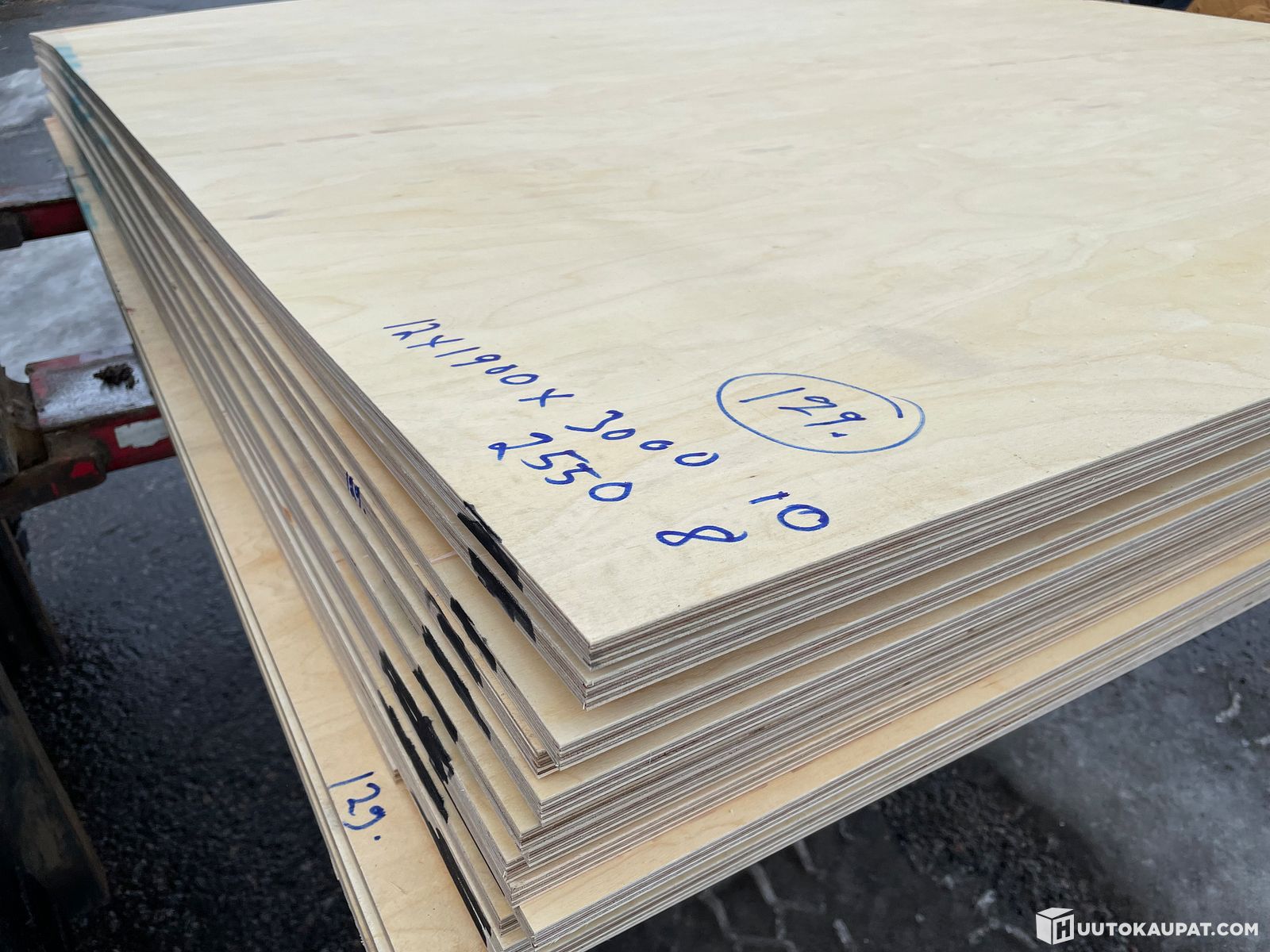 12mm koivuvaneri n.95m2 erä 129., Valkeakoski | Huutokaupat.com